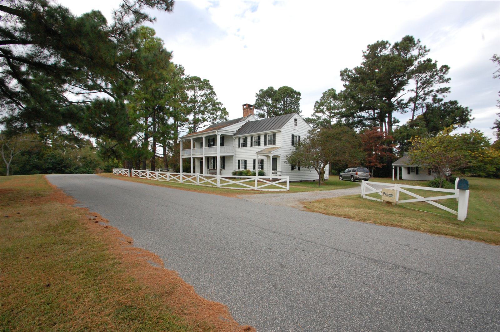 Locations Hub - Hayes Plantation