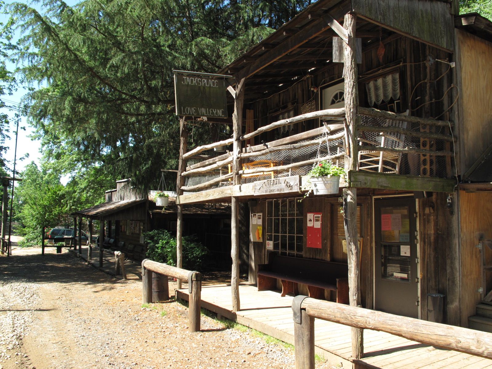 LocationsHub
