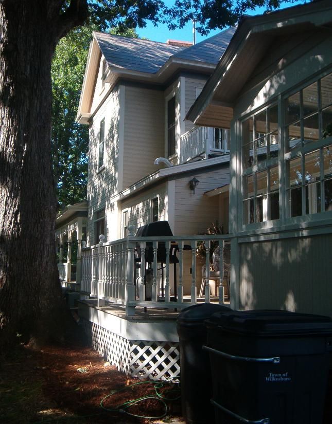 Locations Hub - Carl Lowe House