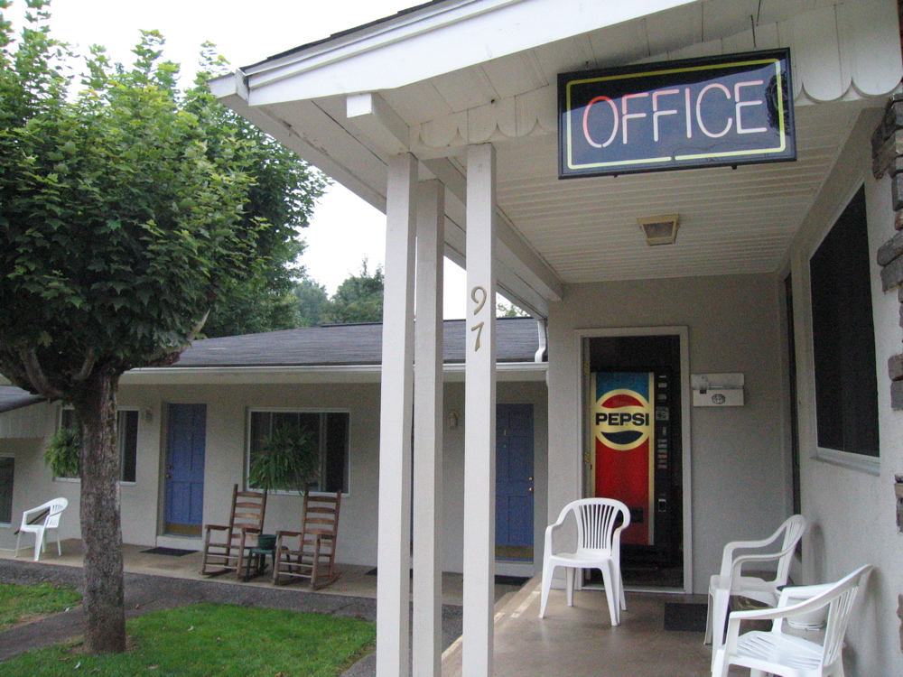 Locations Hub - Azalea Motel