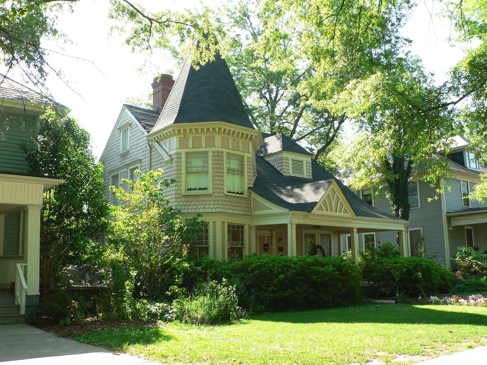 Locations Hub - Trinity Park Neighborhood